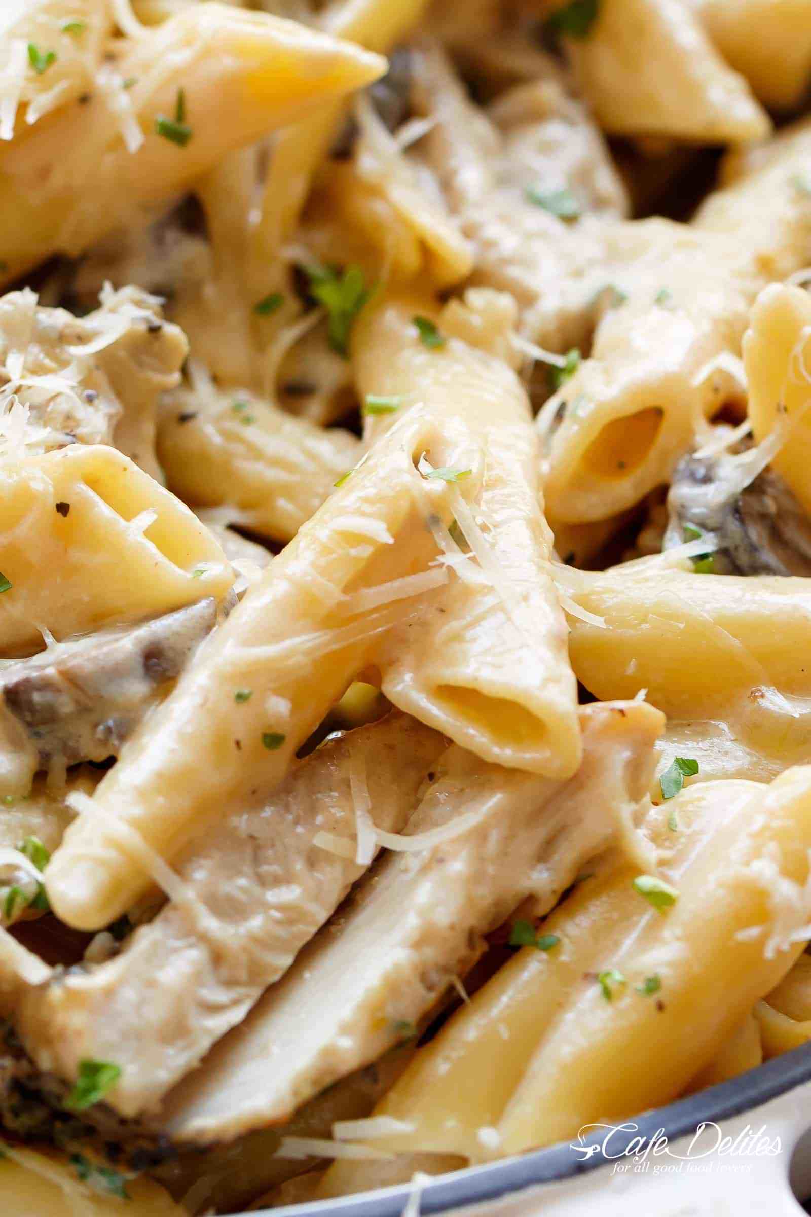 Creamy Garlic Chicken Alfredo Pasta | Under the Jacaranda Tree